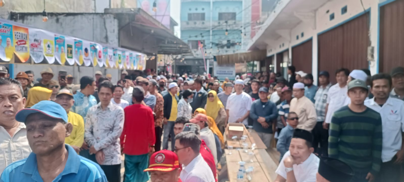 Bergelora, Tukang Becak dan Ribuan Pendukung Kompak Antar Herman ...