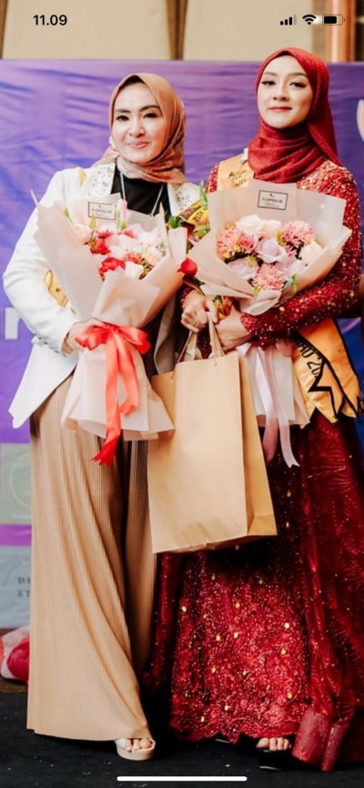 Raih Runner Up 1 Putri Muslimah Award Provinsi Riau 2021, Friska ...